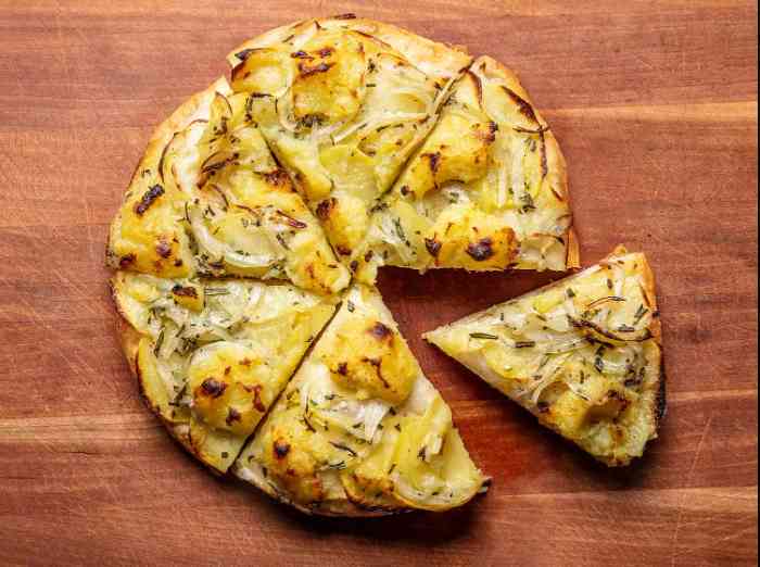 Resep Pizza Kentang Teflon Dengan Bawang Bombay, Enak!- Nion